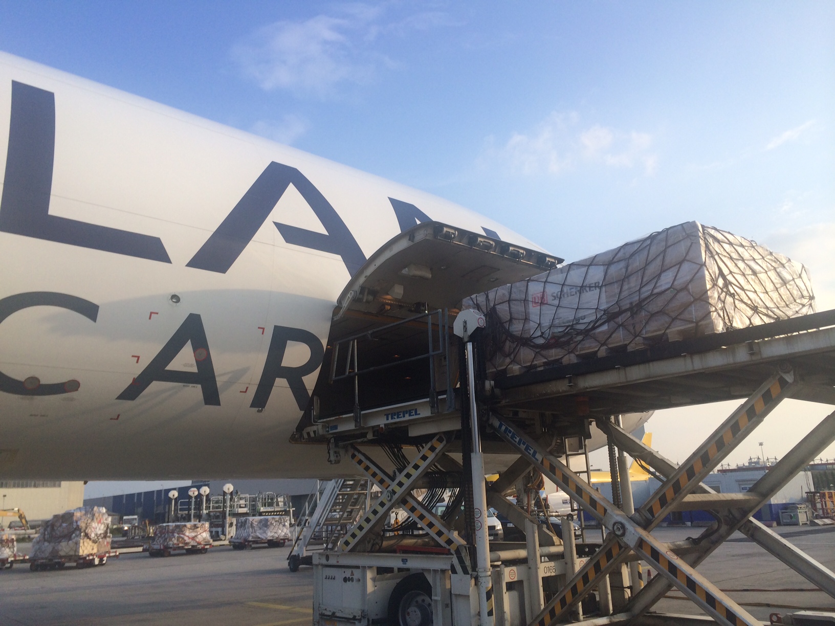 DB Schenker and LAN CARGO are working together on the first rail/air ...